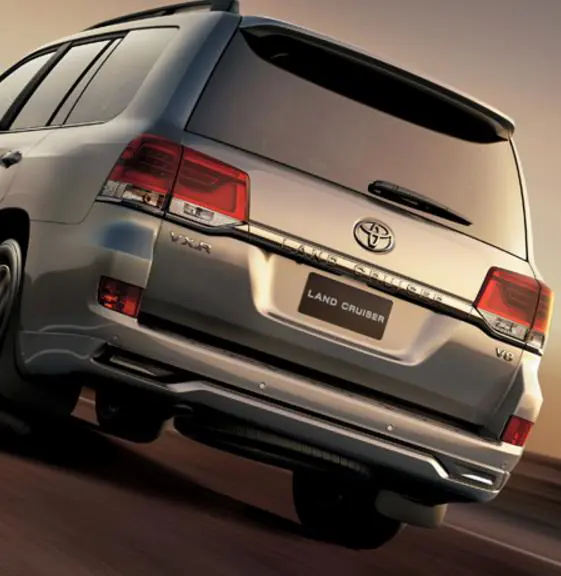 Toyota Land Cruiser LC200 Images