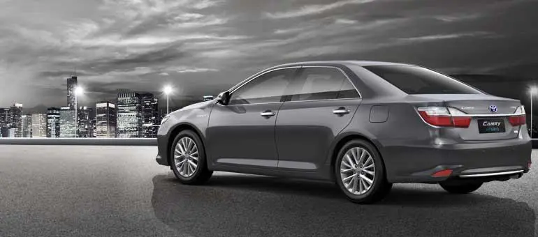 Toyota Camry (2019) Images