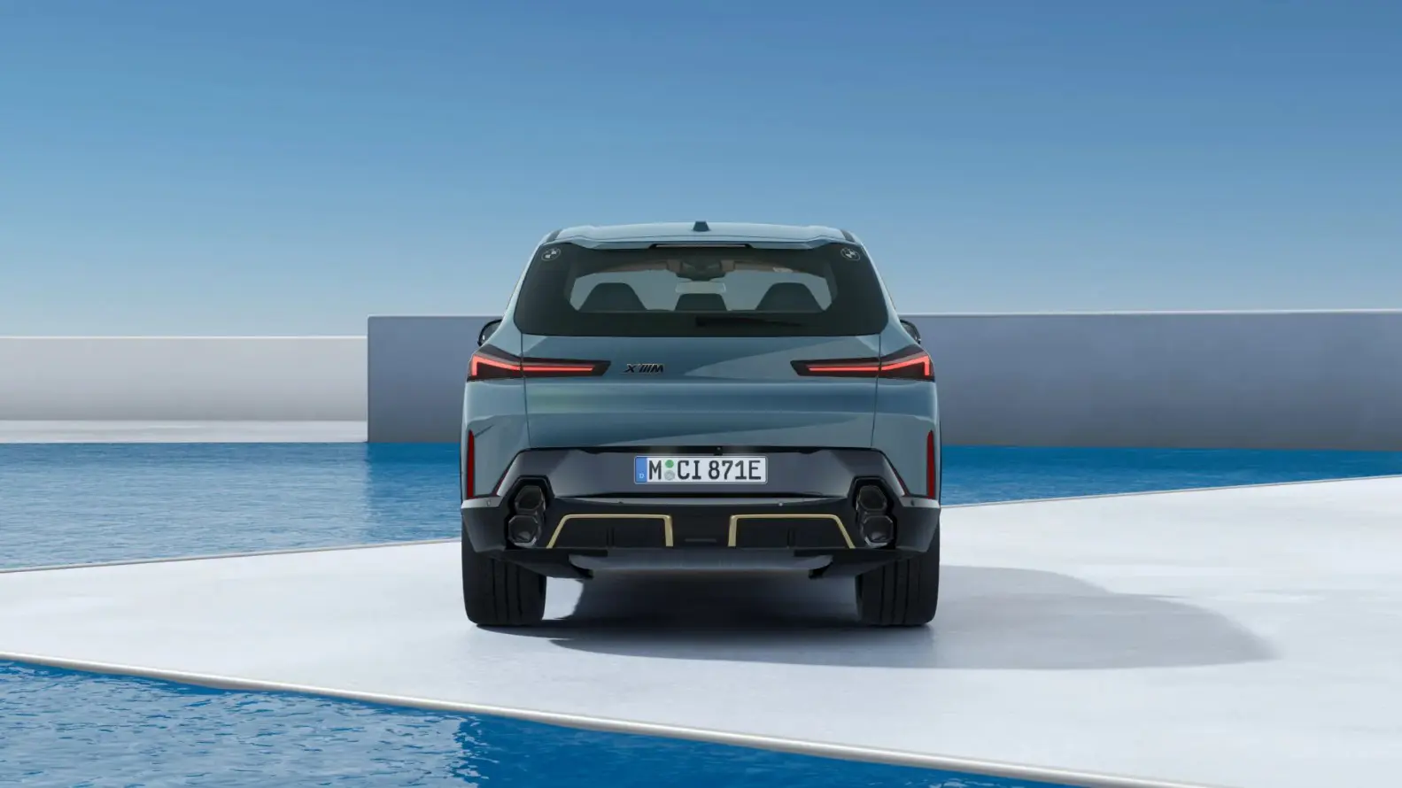 BMW XM Hybrid Images