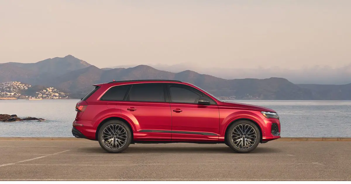 Audi SQ7 Images