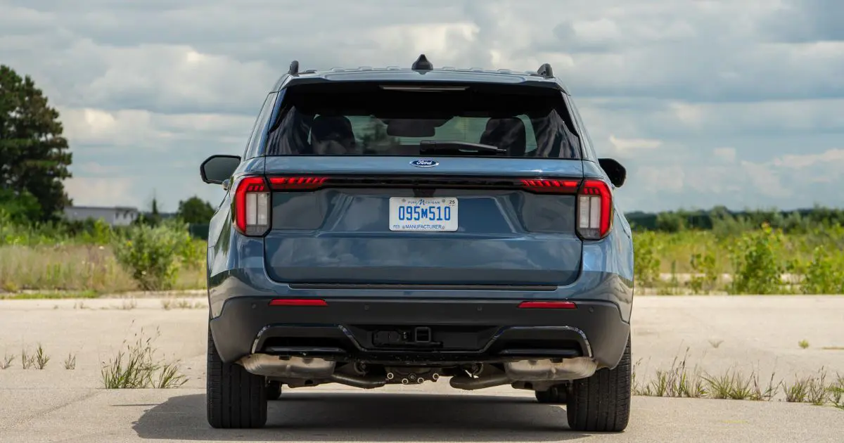 Ford Expedition SUV Price, Specs, Review, Pics & Mileage in India