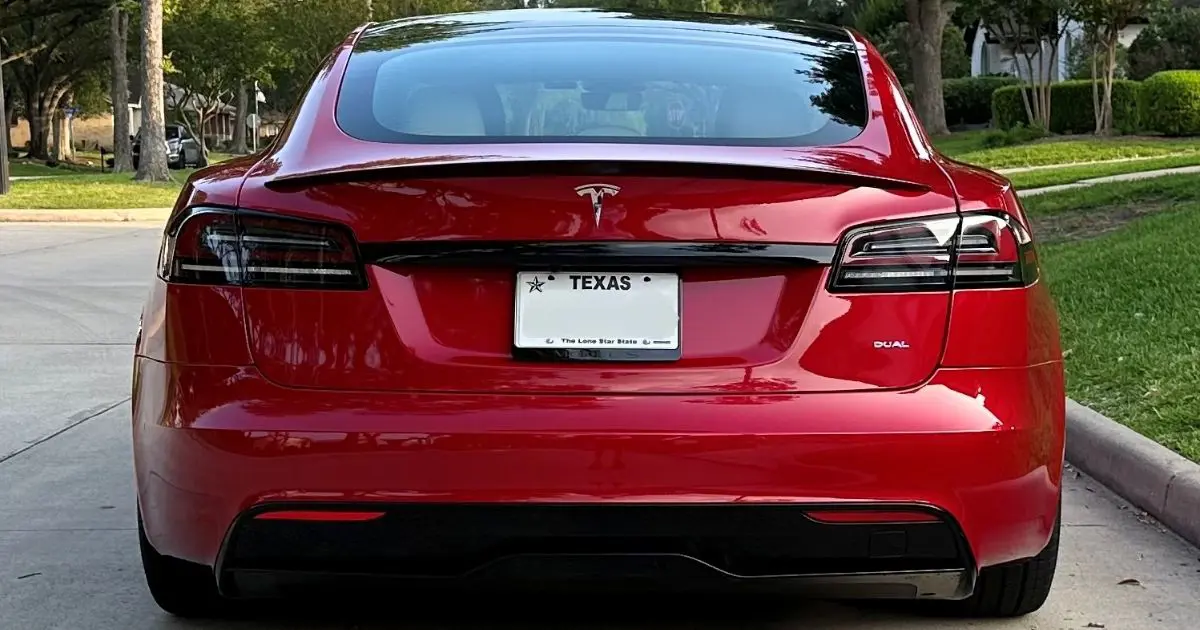 Tesla Model S Plaid Price, Specs, Review, Pics & Mileage in India