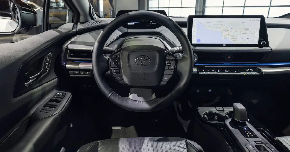 Toyota Prius (2019) Images