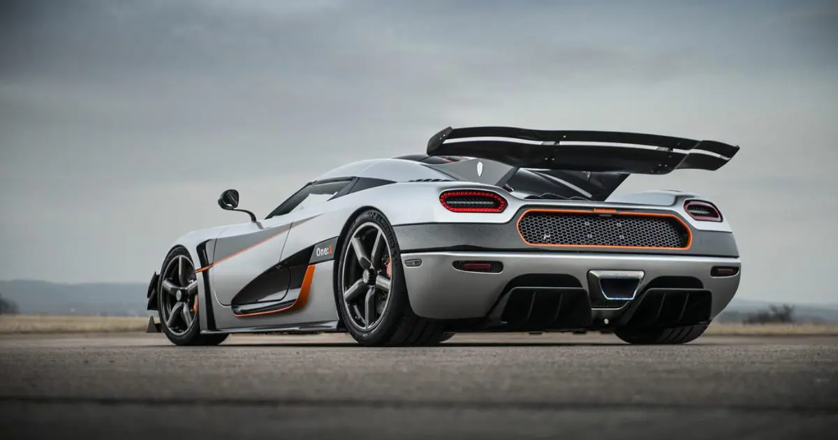 Koenigsegg One:1 Price, Specs, Review, Pics & Mileage in India