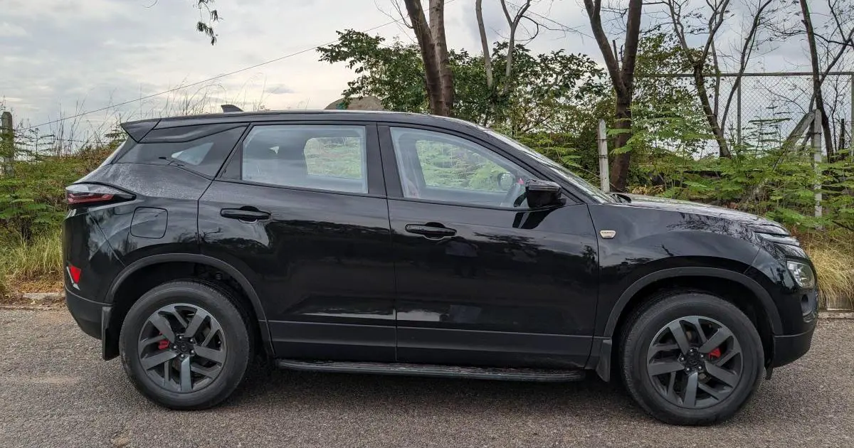Tata Harrier Dark Edition (2021) Price, Specs, Review, Pics & Mileage ...