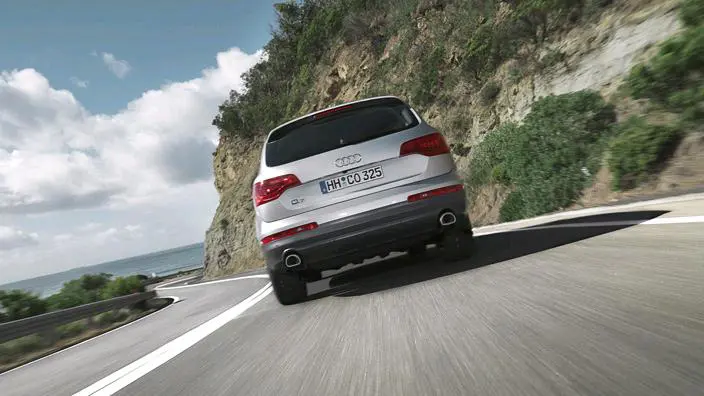 Audi Q7 Diesel V12 TDi Price, Specs, Review, Pics & Mileage in India