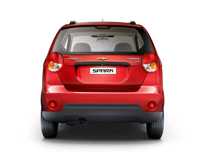 Chevrolet Spark Price, Specs, Review, Pics & Mileage in India