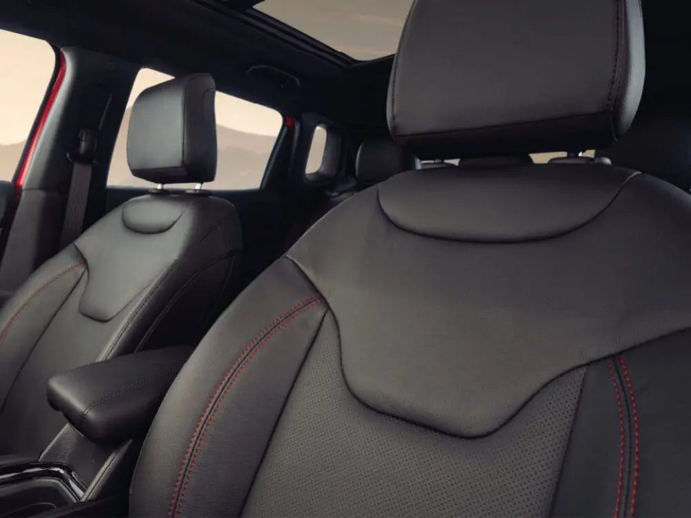 Jeep Compass Black Shark Price, Specs, Top Speed & Mileage in India