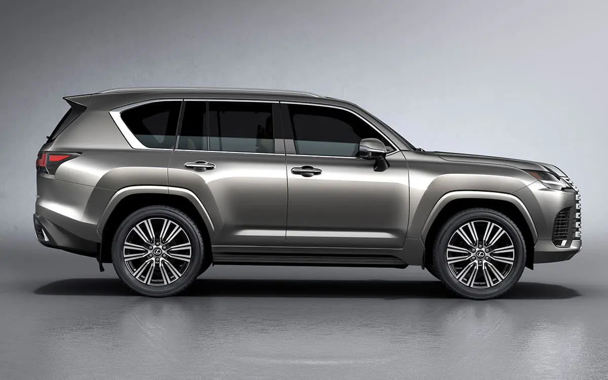 Compare Lexus LX 570 vs Lexus LX 570 vs Lexus LX500d