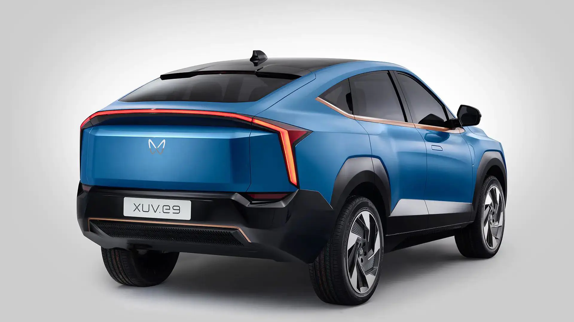 Mahindra Electric XUV.e Price, Specs, Review, Pics & Mileage in India