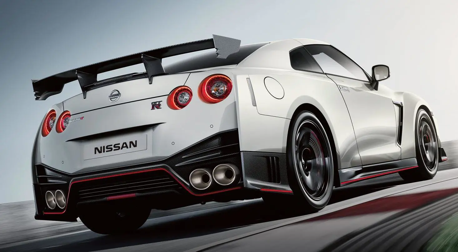 Nissan GT-R NISMO Images