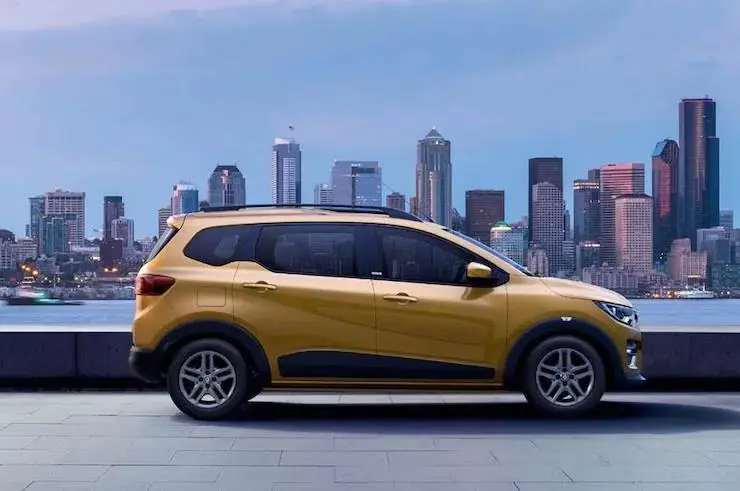 Renault Triber RxZ Automatic Price, Specs, Top Speed & Mileage in India