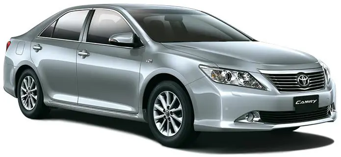 Camry Petrol vs Camry Hybrid Compare in India