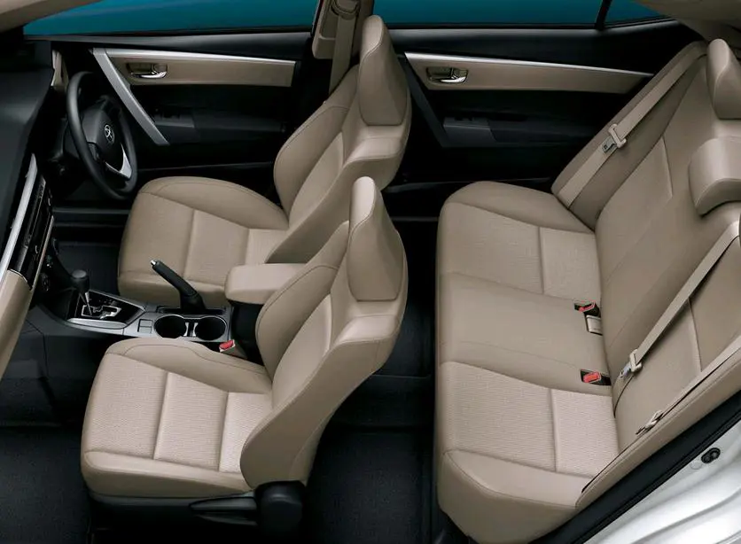 Toyota Corolla Altis (2016) Images