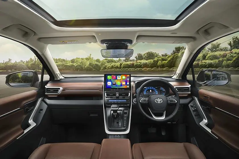 Toyota Innova HyCross Hybrid VX 8-Seater Images