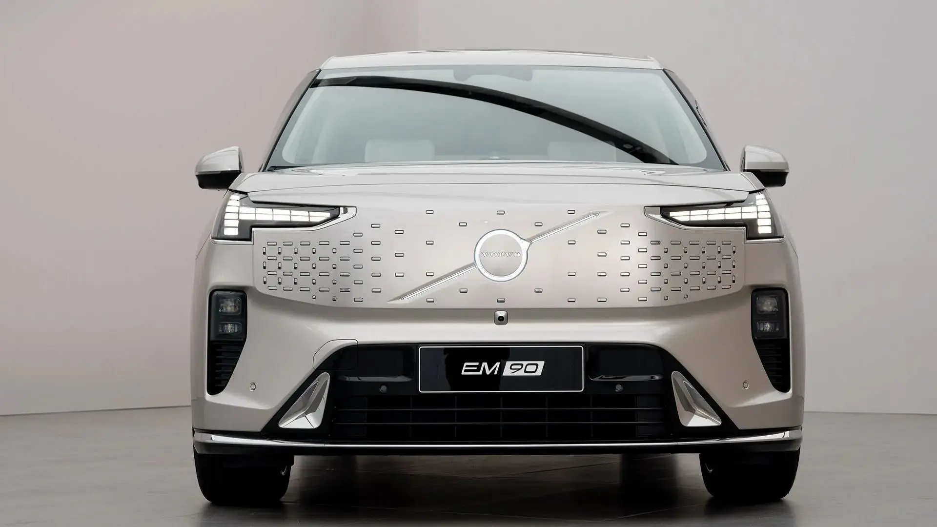 Volvo EM90 Electric Specifications & Expected Price in India