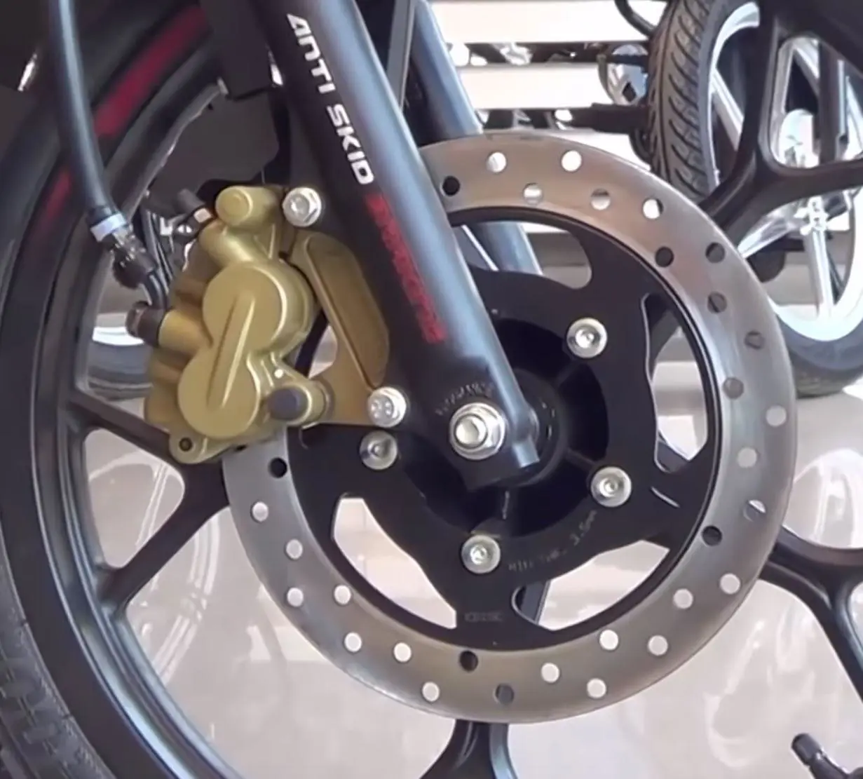 Bajaj Platina Images