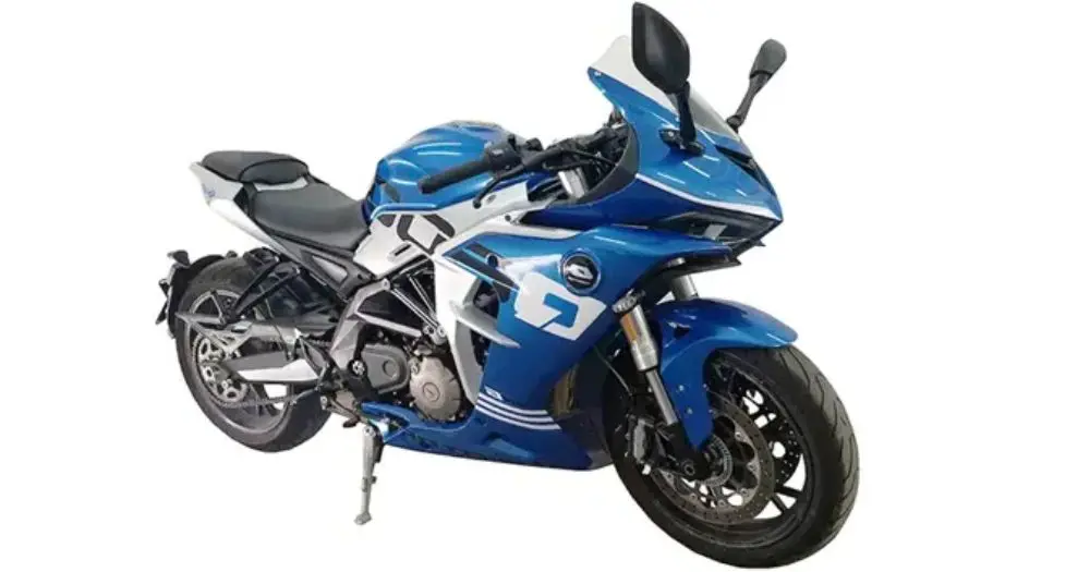 Benelli 600 Images
