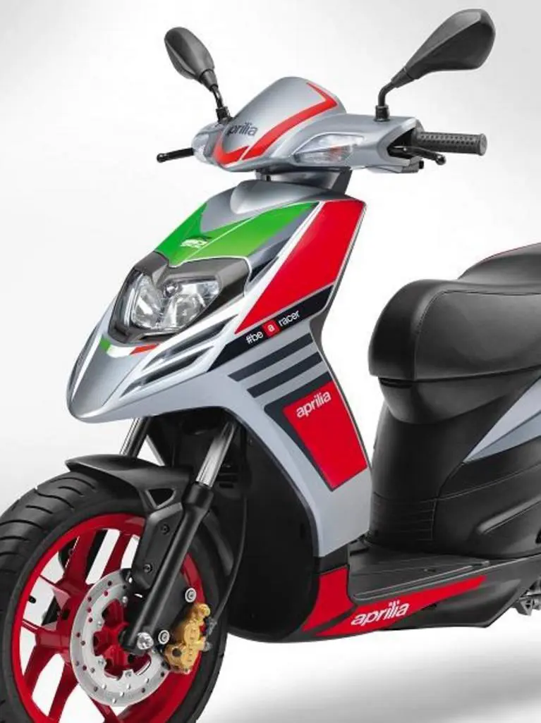 Aprilia SR (2019) Images