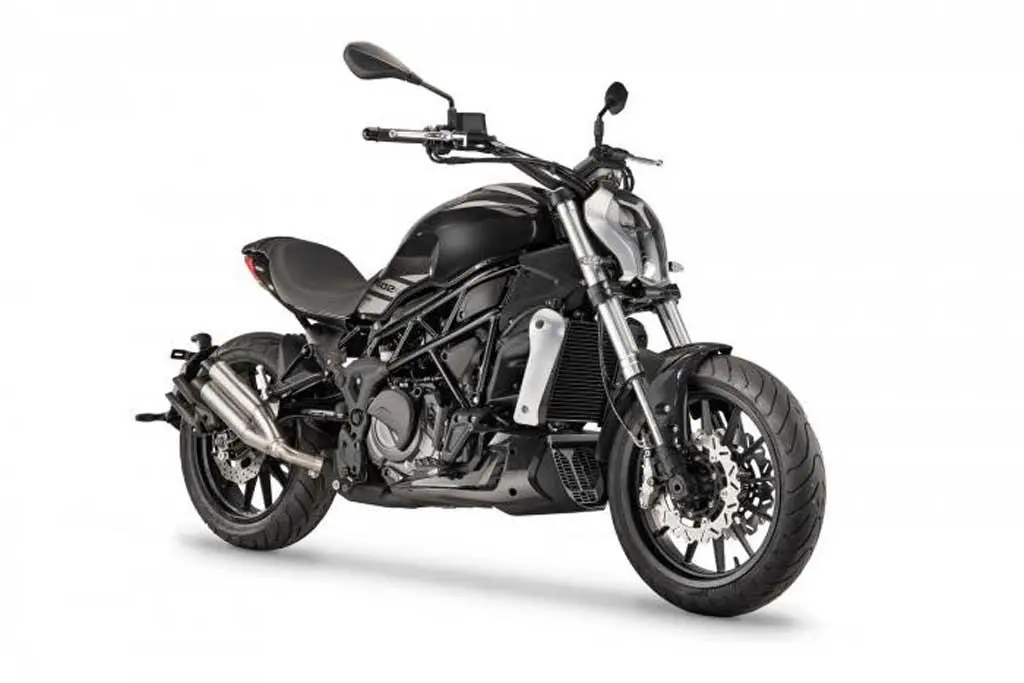 Benelli 400 Price, Specs, Review, Pics & Mileage in India