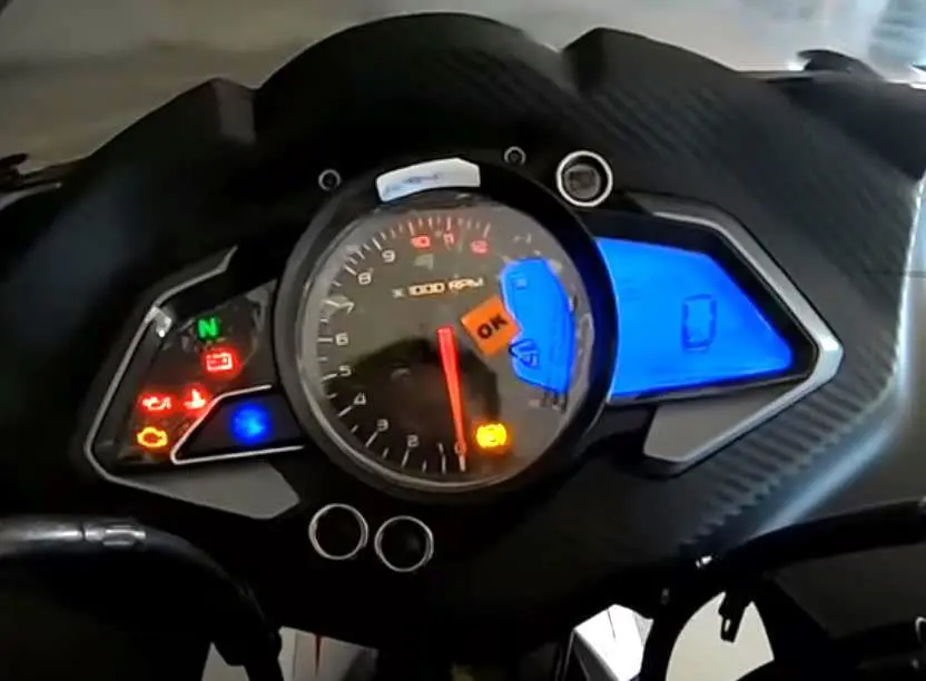 2024 Bajaj Pulsar RS200 Price, Specs, Top Speed & Mileage in India (New ...
