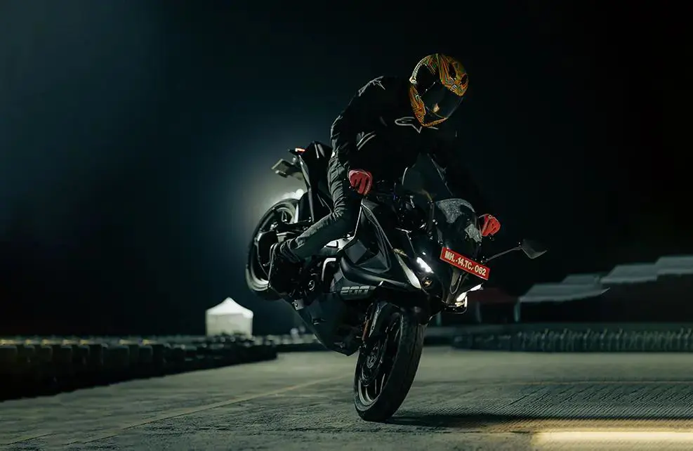 2024 Bajaj Pulsar RS200 Price, Specs, Top Speed & Mileage in India (New ...