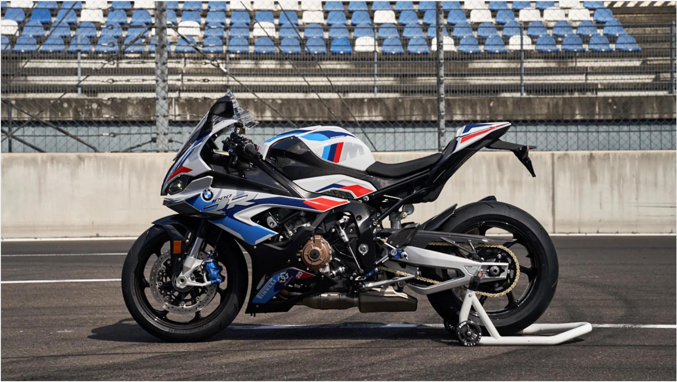 2025 BMW M1000RR Price, Specs, Top Speed & Mileage in India (New Model)