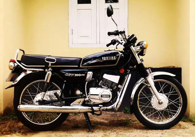 Yamaha RX 100 Price, Specs, Top Speed & Mileage in India