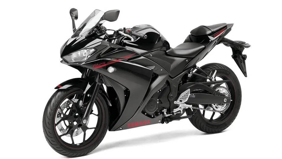 Yamaha R25 Price, Specs, Review, Pics & Mileage in India