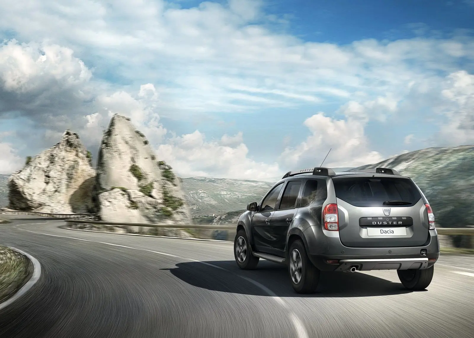 Rear View of 2014 Dacia Duster - Image Gallery | Maxabout | Autos MaxAbout