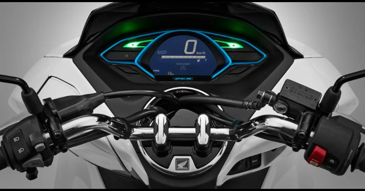 Honda PCX Scooter Instrument Console - Image Gallery | Maxabout | Autos ...
