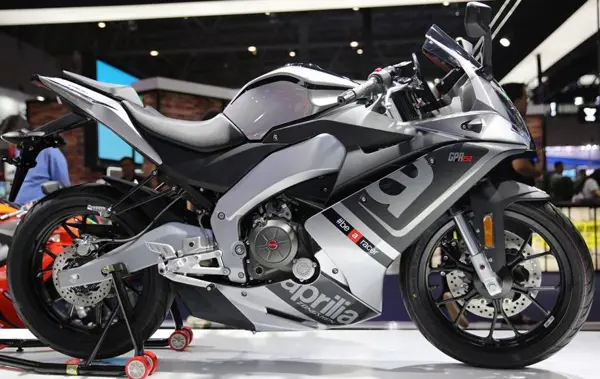 Aprilia GPR 250 ₹150,000 - ₹220,000, Specifications, Reviews | Autos ...